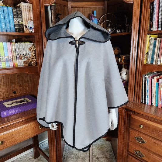 Apprentice Adventurer Cloaks – cravencrow.costuming